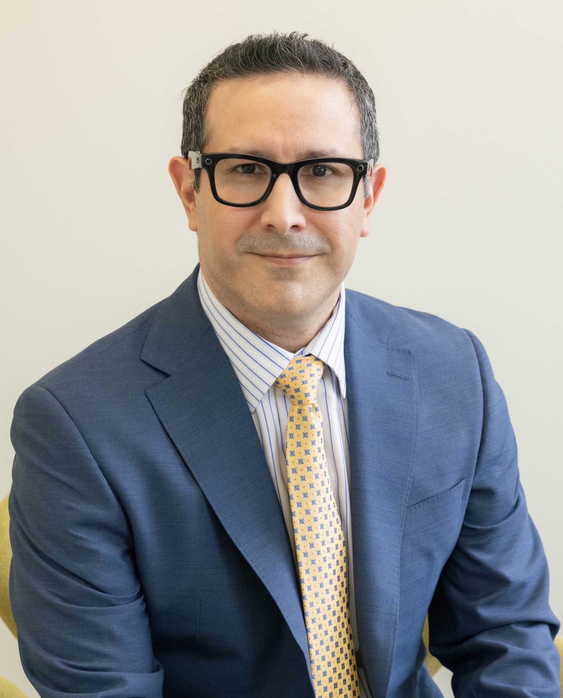 Meet ORAL SURGEON, Leonel Perez, DDS, MD, FACS